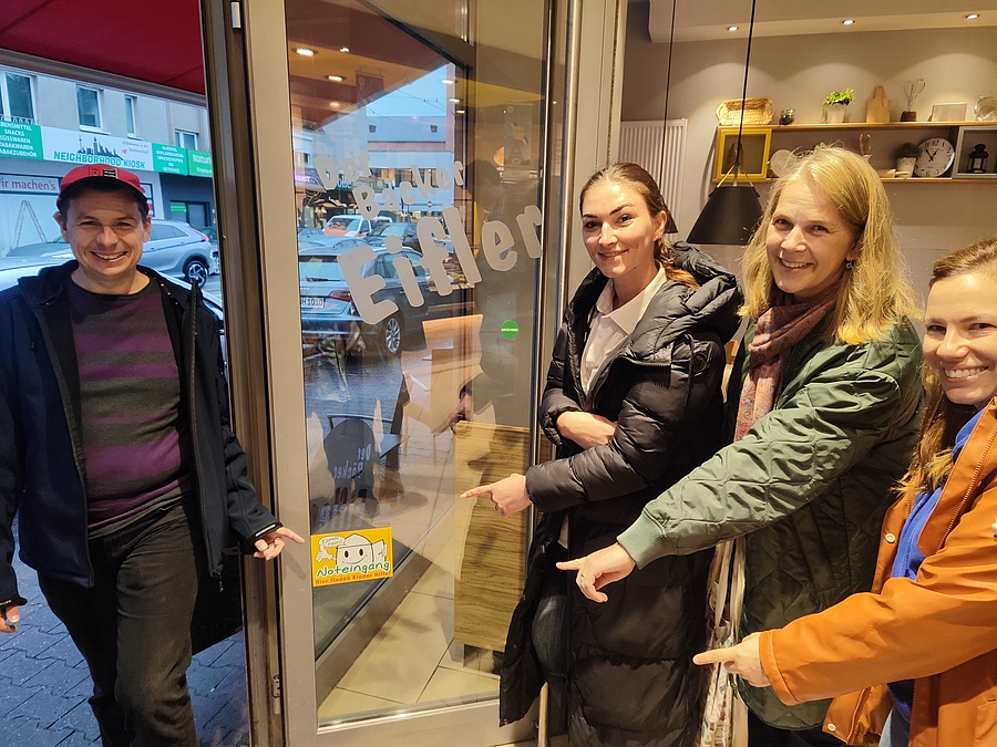 Noteingang für Kinder in Frankfurt-Niederrad wird aktualisiert ...